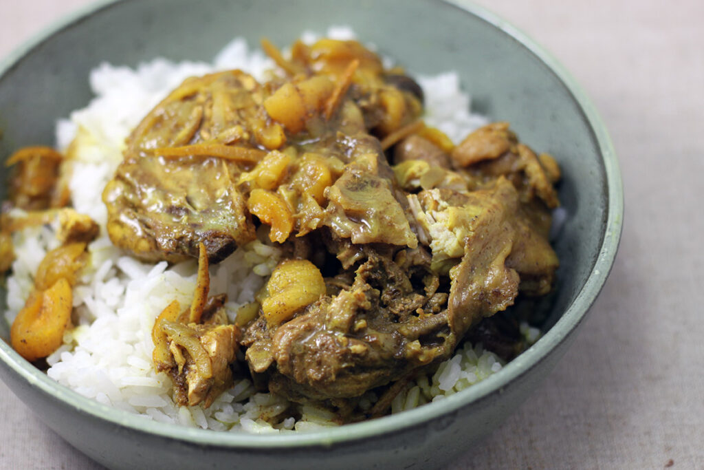 Marokkansk kylling med abrikoser og oliven - Piskeriset på Eventyr