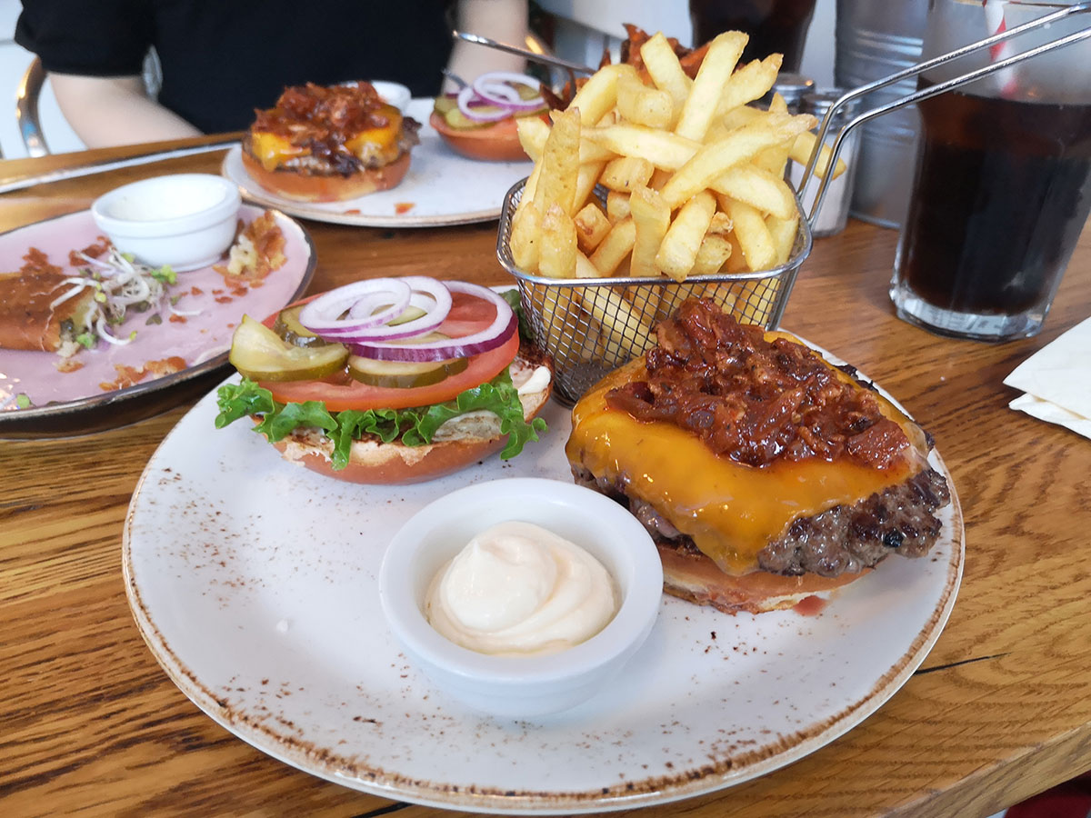 The Midwestern Diner - Piskeriset på Eventyr