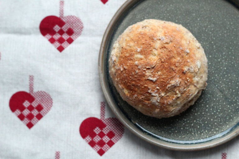 Bag boller på risengrød - Piskeriset på Eventyr